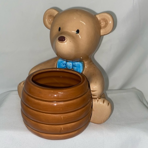 Enesco | Accents | Enesco Designed Giftware Ceramic Bear With Beehive ...